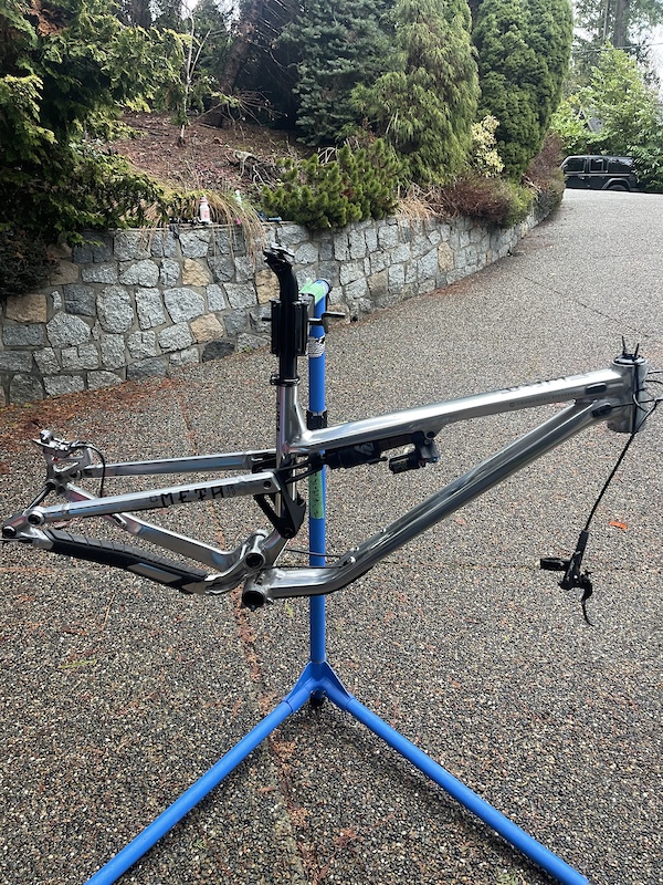2021 META TR Frame. WITH Factory X2 shock For Sale