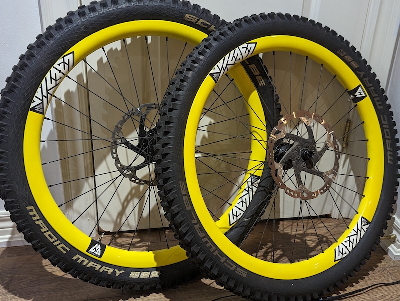 2016 Carbon LB Custom Yellow 26er wheels w/ Hope 4 Pro hubs For Sale