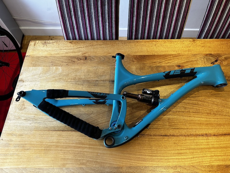 Yeti SB95c - Large Carbon 29er 130/140mm Trail Frame For Sale