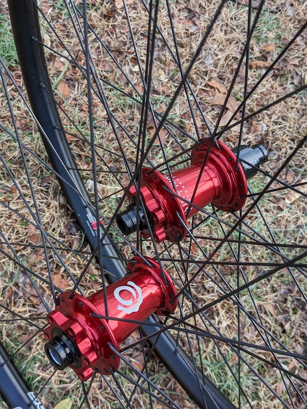 2022 RED Industry Nine Hydra + Stans Flow MK3 i9 XD For Sale