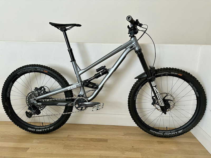 2021 Commencal Clash Race Silver medium PRICE DROP For Sale