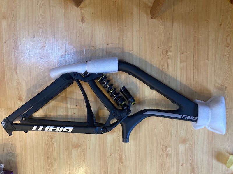 2022 Giant Glory advanced 0 , DVO Jade shock For Sale