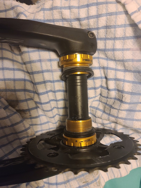 Shimano Saint crankset bottom bracket and chainring For Sale