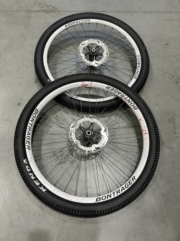 2020 Bontrager Dirt Jump Wheels Custom Paint (XTR Hubs) For Sale