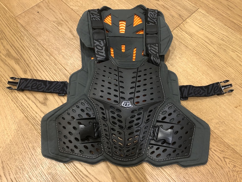 2021 Troy Lee Designs Rock Fight Body Protector D30 M/L For Sale
