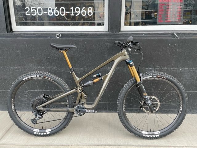 2023 REVEL - Rail 29 - Medium *UPGRADES* For Sale