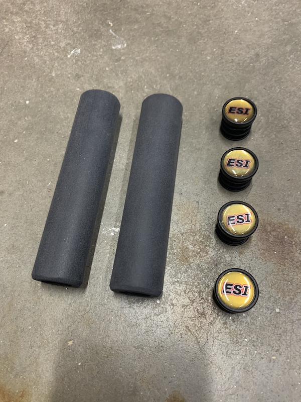 2022 ESI Racer's Edge Silicone Grips - Black For Sale