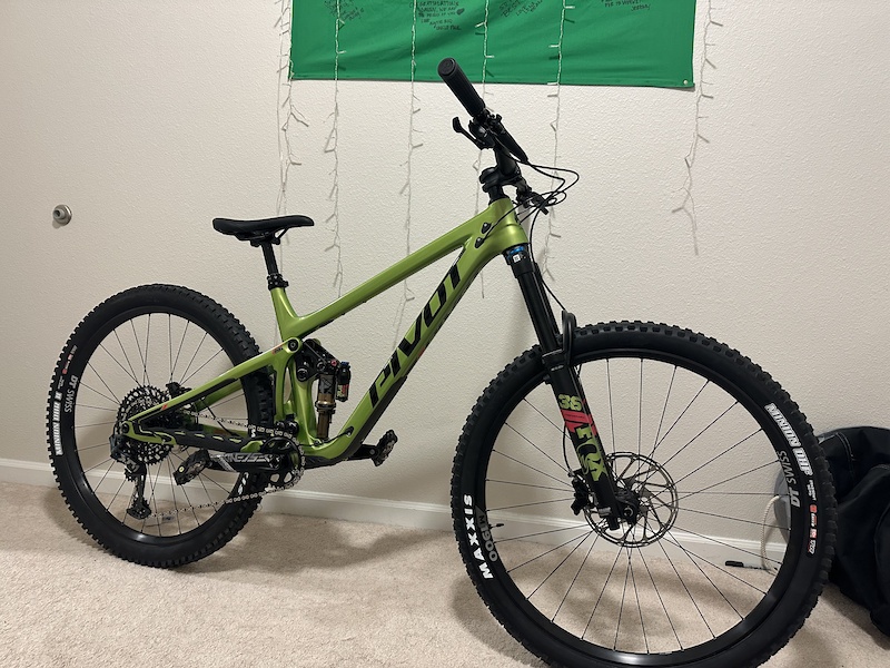 2023 pivot switchblade Large For Sale