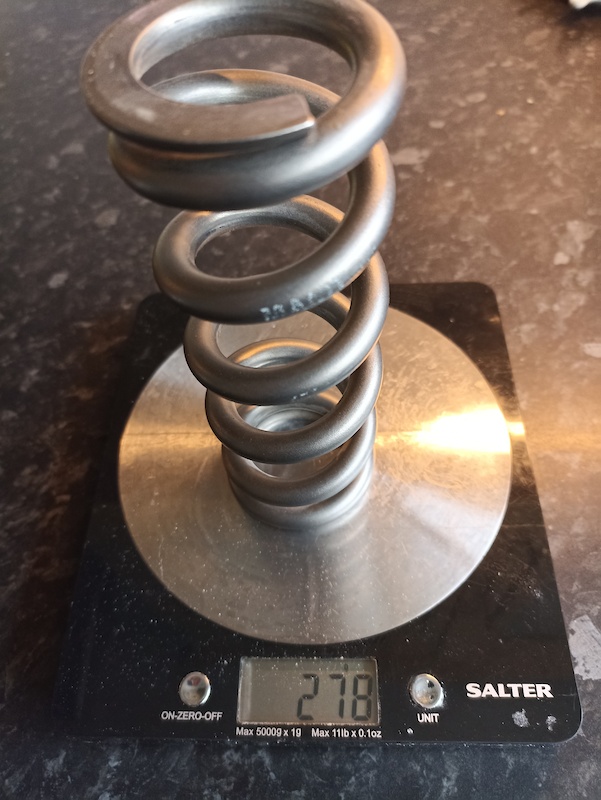 2015 Manitou Race ultralight Titanium spring 450x2.8 For Sale