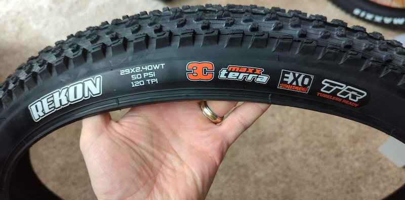 2022 OEM Maxxis Rekon 29x2.40WT 120 TPI 3C MaxxTerra EXO TR For Sale