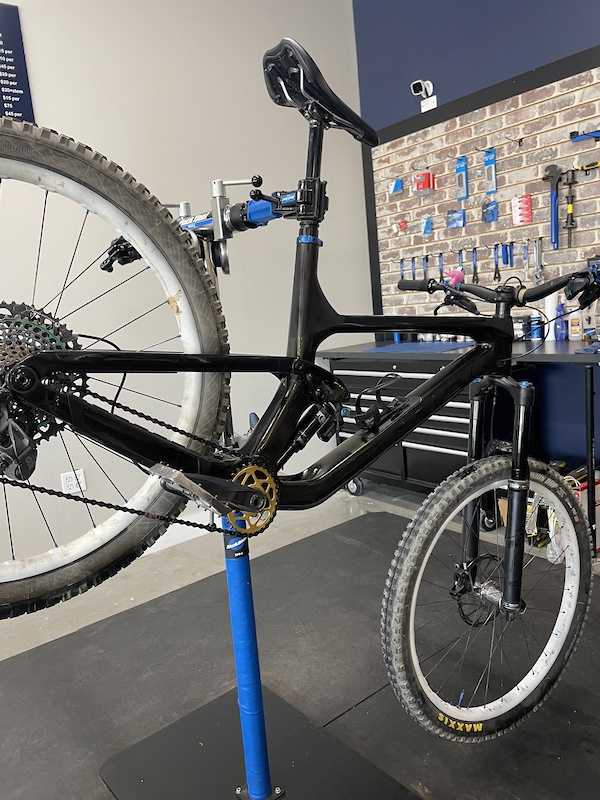 2021 TREK Slash carbon frame and parts! For Sale
