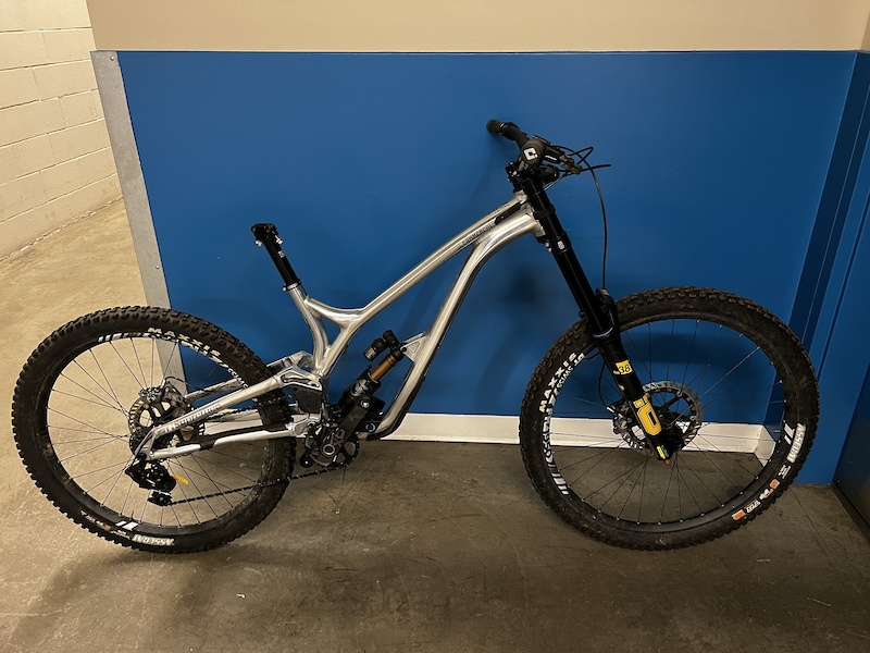 2021 Commencal supreme V4 Mullet Custom For Sale