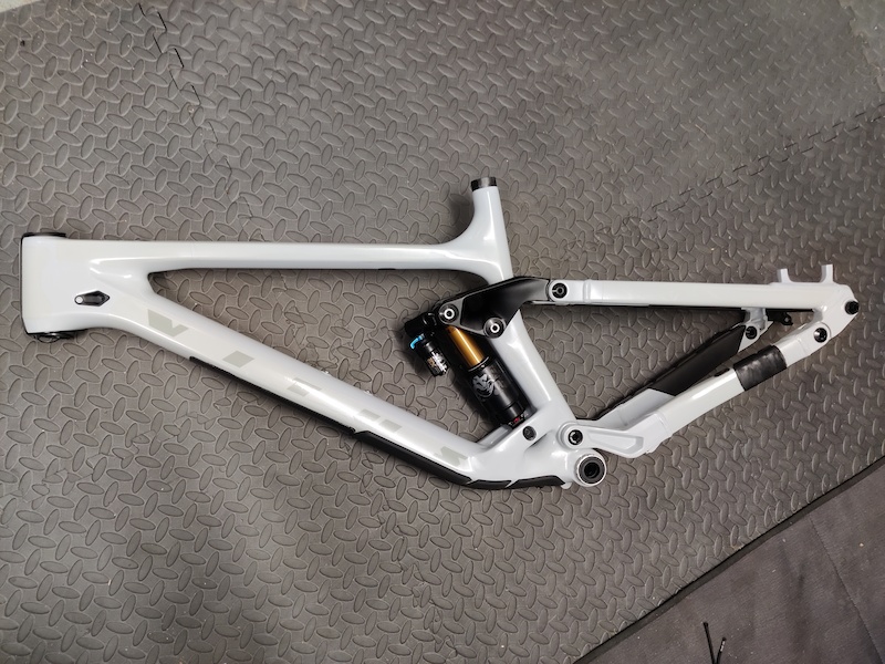 2021 Sommet CRX 29 carbon frame with X2 factory shock For Sale