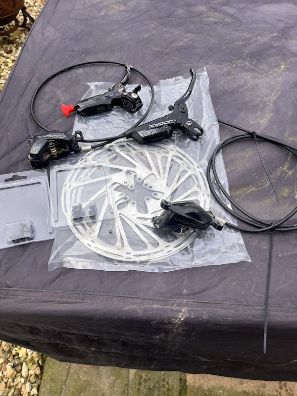 2021 Sram code r front and rear breaks For Sale