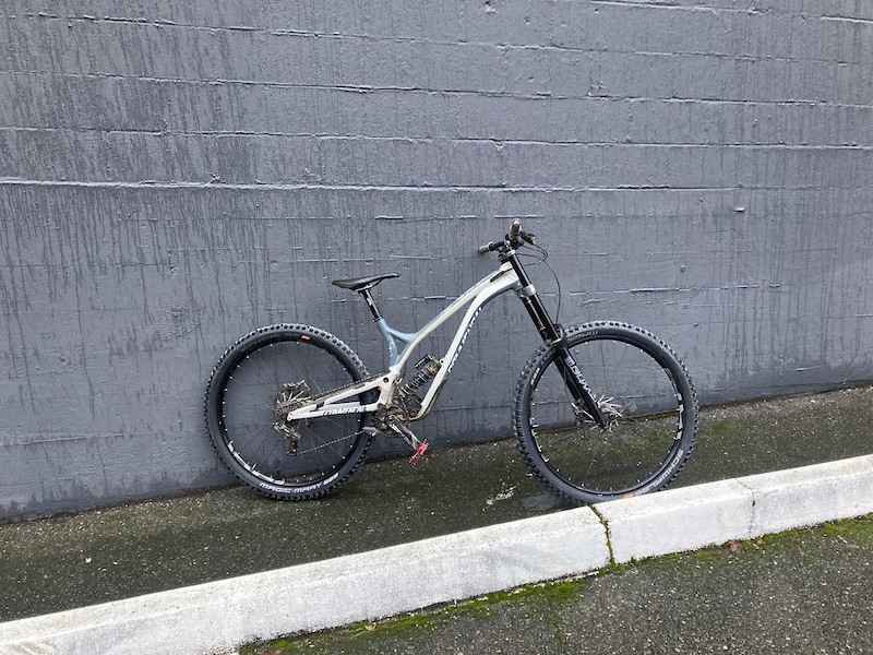 2020 Commencal Supreme DH Essential 29er For Sale