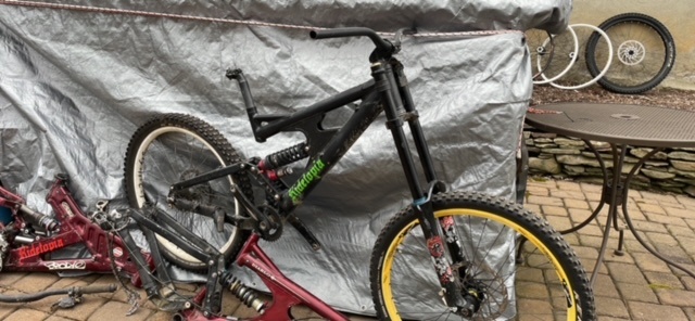 downhill bike and parts lot. semi vintage For Sale