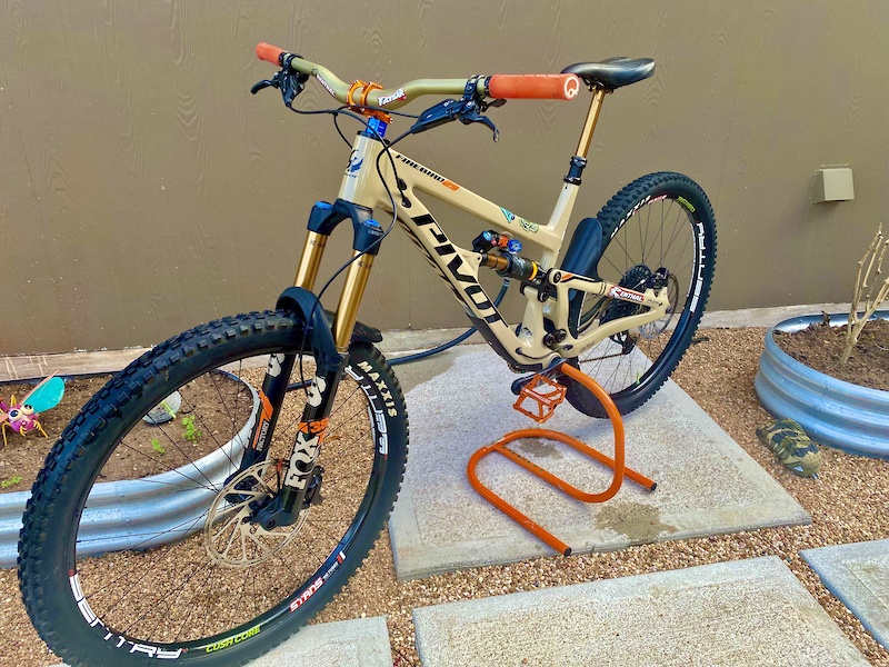 2021 Pivot Firebird Large For Sale