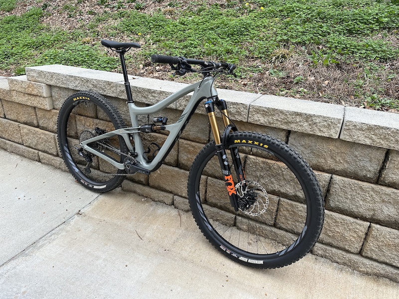 2022 Ibis Ripmo v2 SLX/XT Large with S35 Carbon wheels For Sale