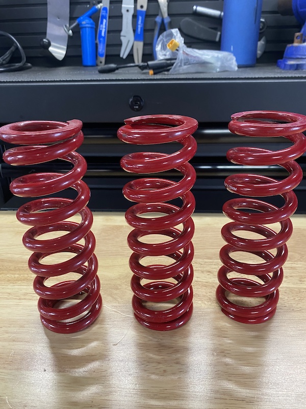 2022 Rockshox coil springs, 450-550lbs x67.5-75mm For Sale