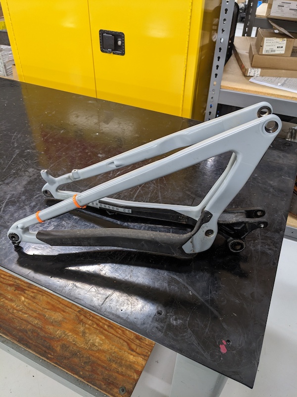 2019 Santa Cruz Bronson Rear Triangle - Large For Sale