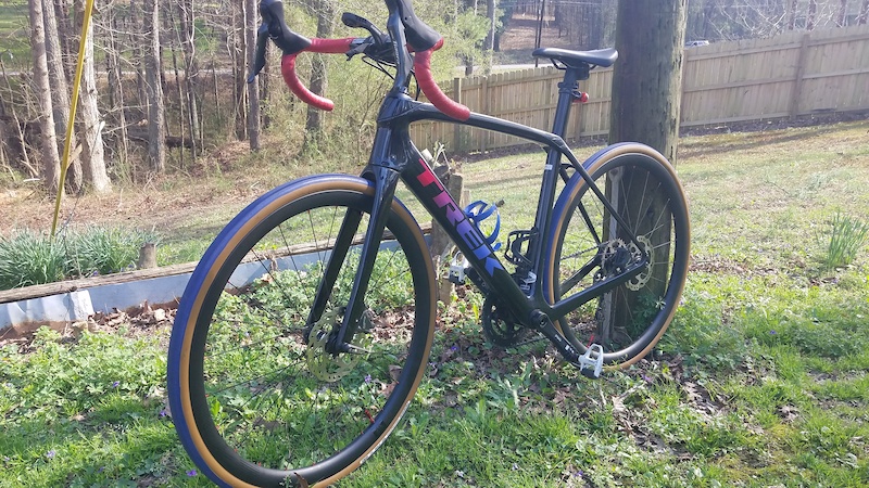 2020 Trek Domane SL 4 carbon with custom carbon wheels For Sale