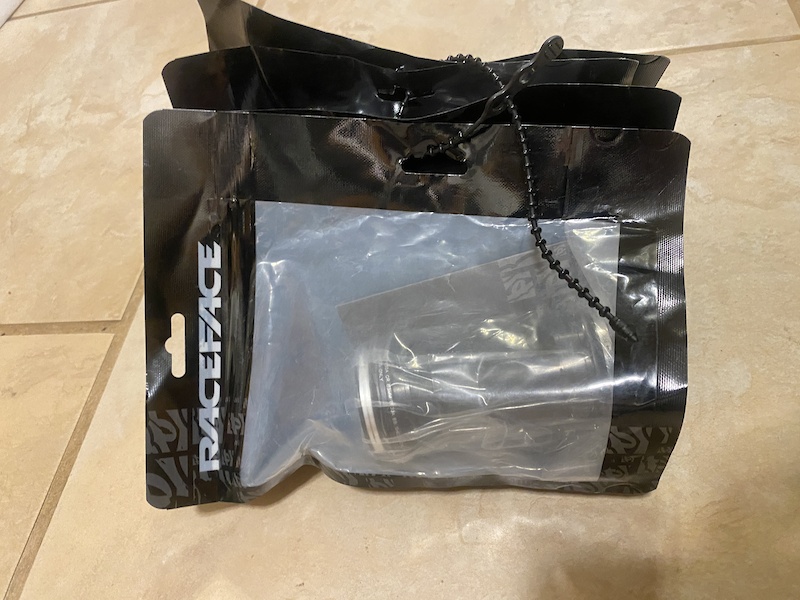 RACE FACE PF30 BB 30mm Spindle - 83mm & 68/73mm For Sale