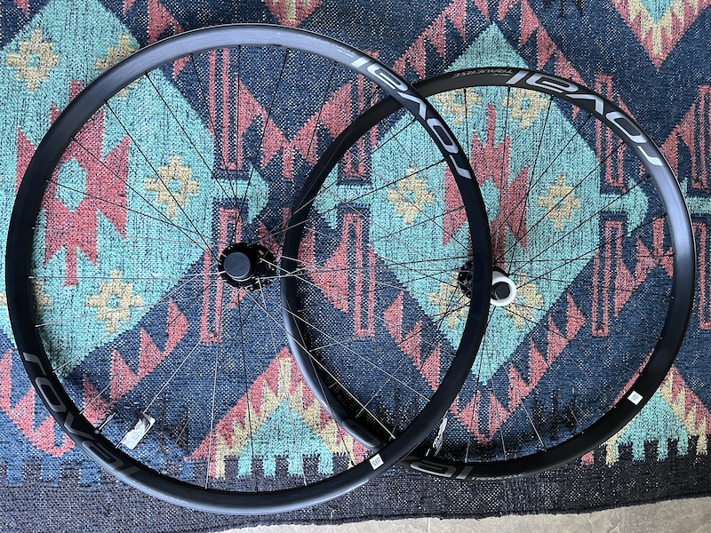 2022 Roval / Specialized Traverse Alloy 29” Front Wheel For Sale