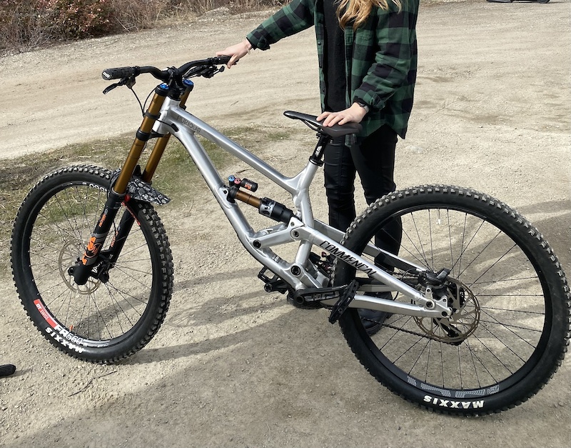 2018 Commencal furious race size large with new code rsc For Sale