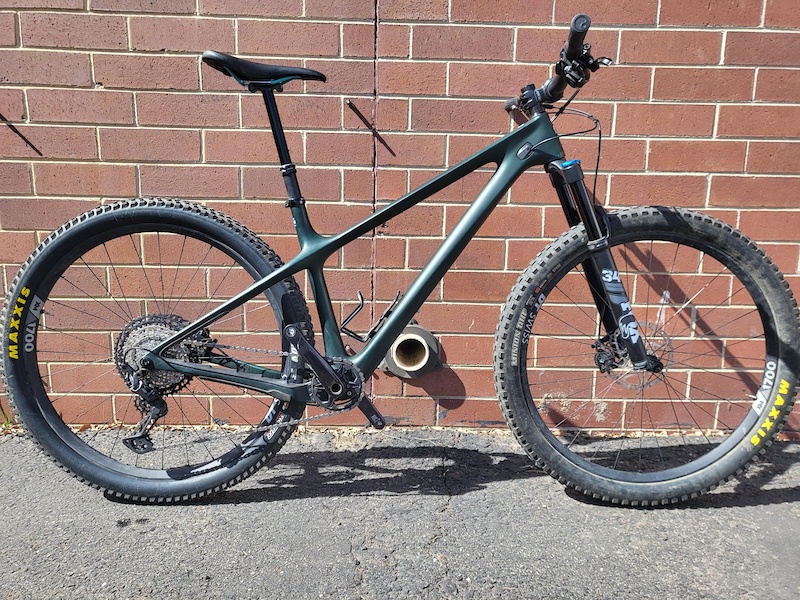 YETI ARC T-series *Limited Edition* For Sale