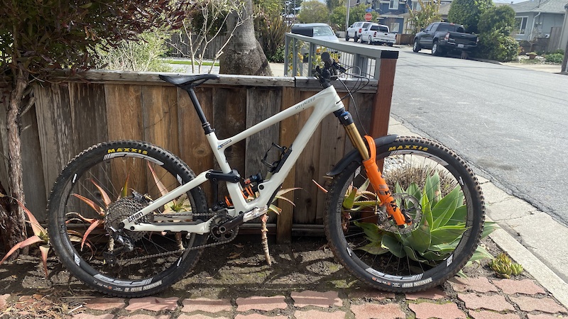 2022 S4 Specialized Enduro With a Fully Custom Build! For Sale