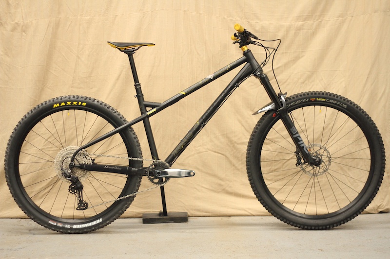 2021 On One Hello Dave - Size Medium For Sale