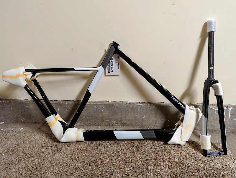 2022 Cannondale SuperSix Evo Frame - 58cm For Sale