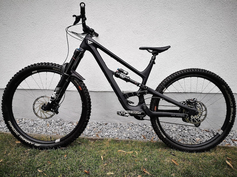2021 YT Industries Capra Core 3 For Sale