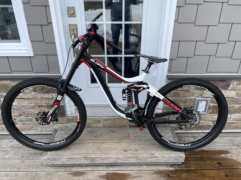 2016 Giant Glory - Downhill For Sale