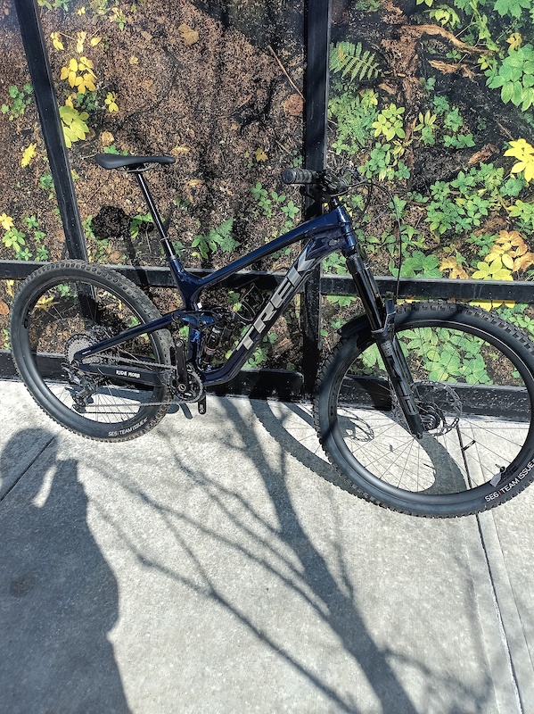2022 Trek Slash 9.8 XT Large Blue For Sale