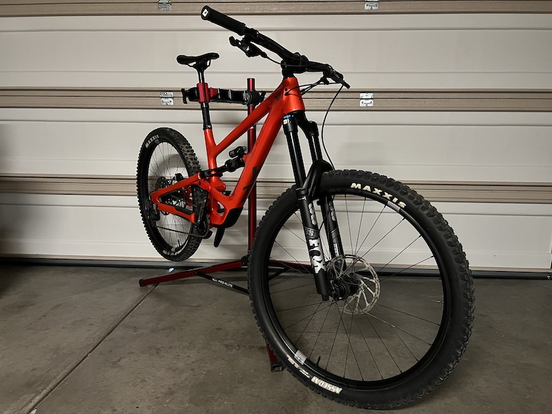 2022 YT CAPRA CORE 3 MX ENDURO - MEDIUM - Lava Red For Sale