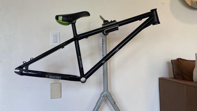 2021 YT Dirt Love frame (size long) *open to offers* For Sale