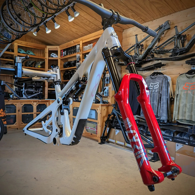2022 New Yeti SB140 Turq Frame & Lyrik Ultimate Fork. For Sale