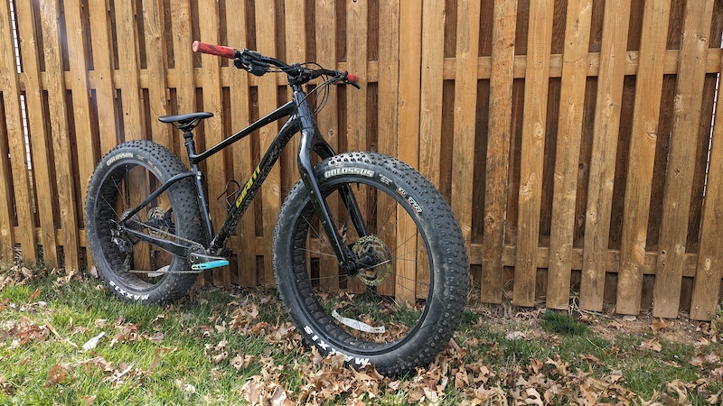 2019 Giant Yukon black large frame For Sale