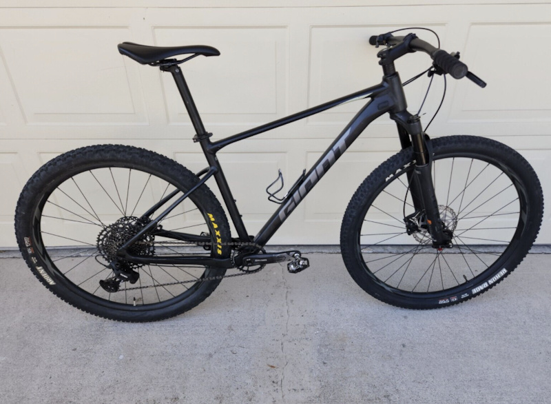 2021 Giant XTC SLR 2 Sz Large Hardtail 29er Mountain bike For Sale