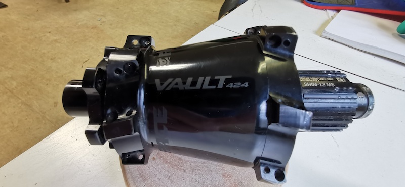 2021 Race face vault hub For Sale