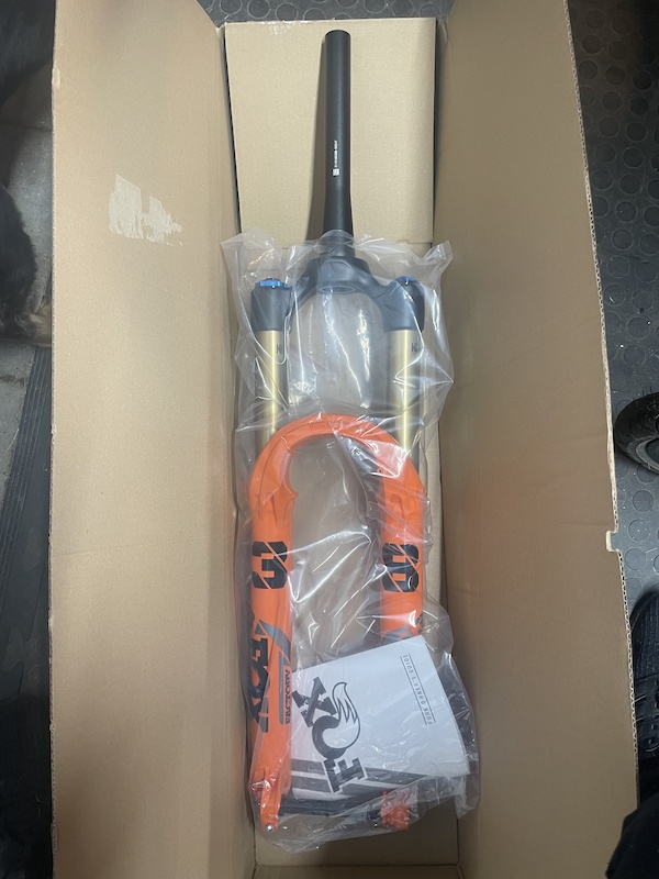 2022 Fox 38 Factory forks Orange boost kabolt For Sale