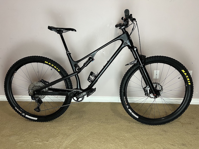 2022 Rocky Mountain Element C30 Large For Sale