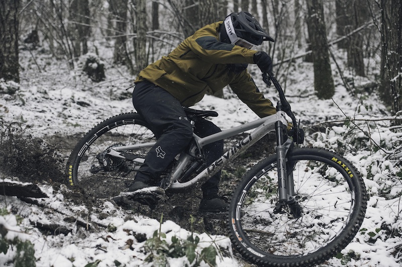 Video: Steve Vanderhoek, Kenny Smith & Jack Pelland Shred the Devinci ...