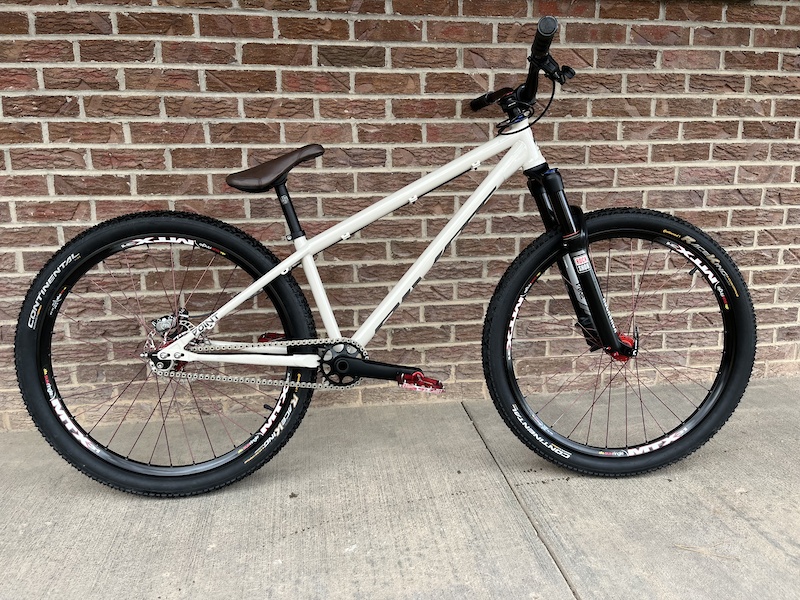 2021 Pivot Point Dirt Jumper For Sale