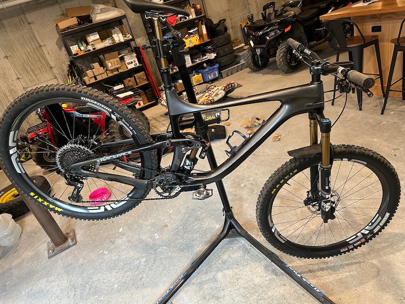 2020 Custom Giant Reign Advanced Pro 1 For Sale