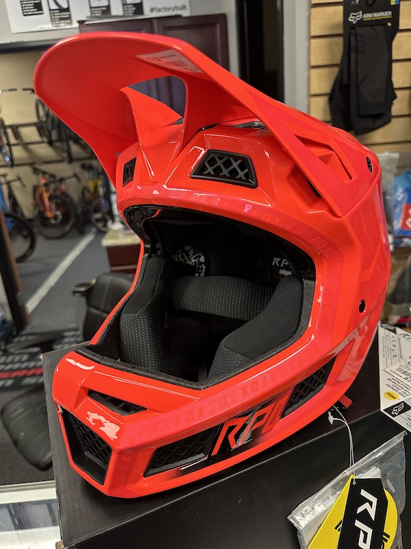 2022 Fox RPC helmet (large) Atomic punch For Sale