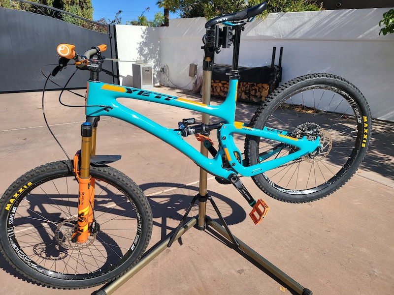 2018 Yeti SB6 - Turquois color - Large For Sale