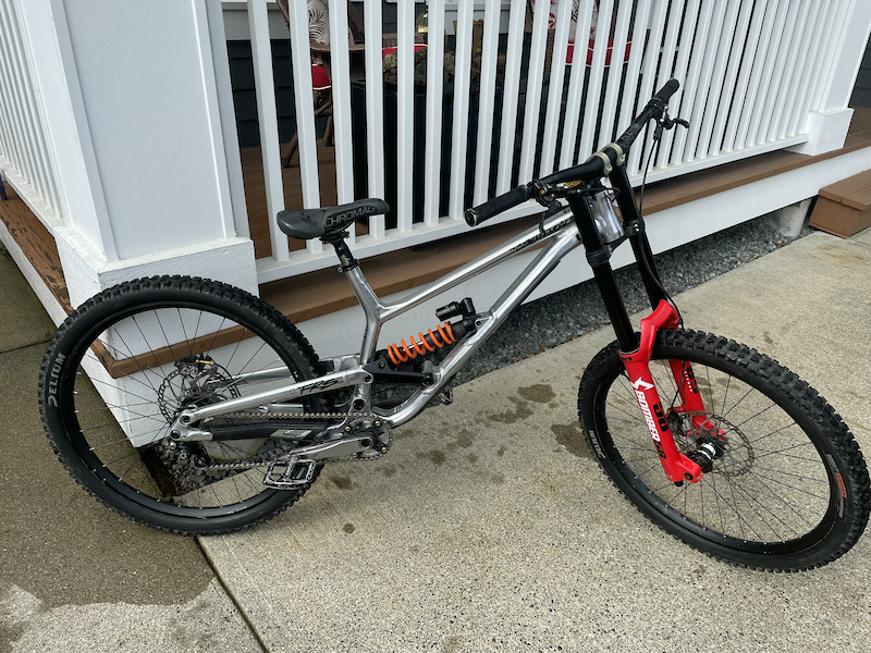 2022 commencal furious For Sale