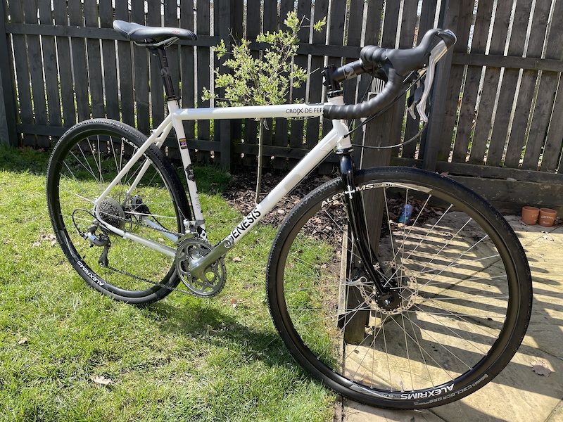 2016 Genesis Croix de fer 20 54cm CDF For Sale